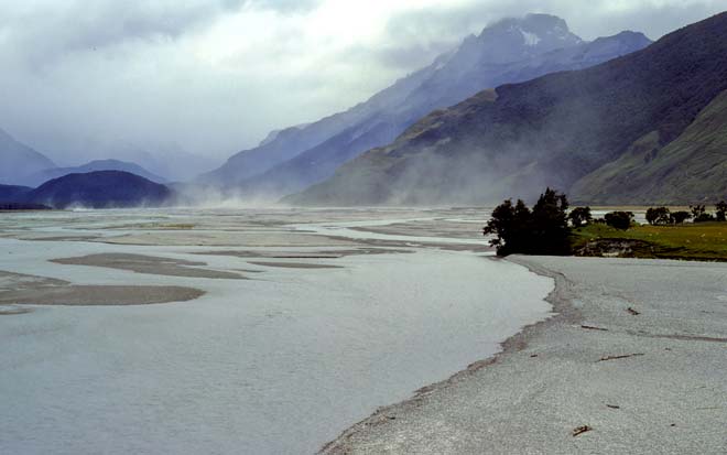 Wind-blown dust | Ecoregions | Te Ara Encyclopedia of New Zealand