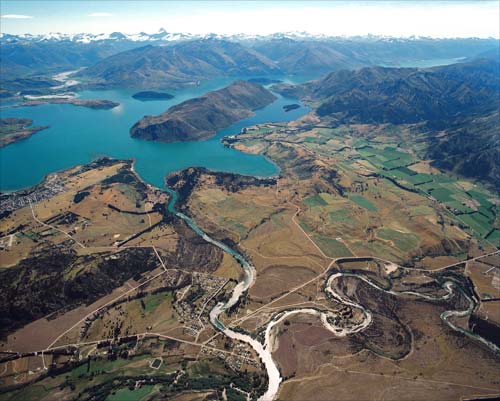 Clutha River at Lake Wānaka’s outlet | Otago places | Te Ara ...