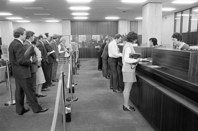 Tellers | Banking and finance | Te Ara Encyclopedia of New Zealand