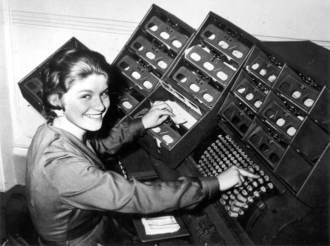 The machine age | Banking and finance | Te Ara Encyclopedia of New Zealand
