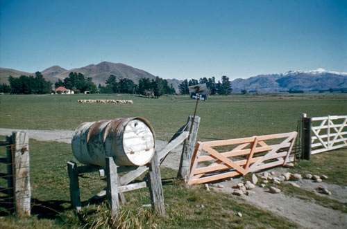 Wooden gates, Canterbury | Farm fencing | Te Ara Encyclopedia of New ...